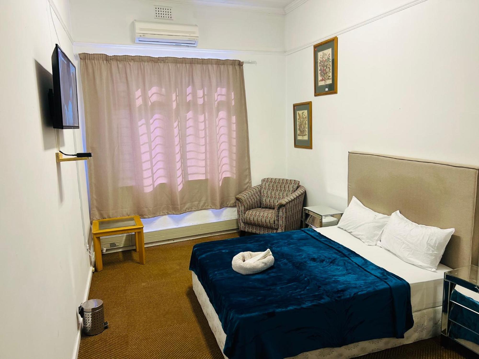 WYNBERG LODGE ··· South Africa ··· Great Deals from $25